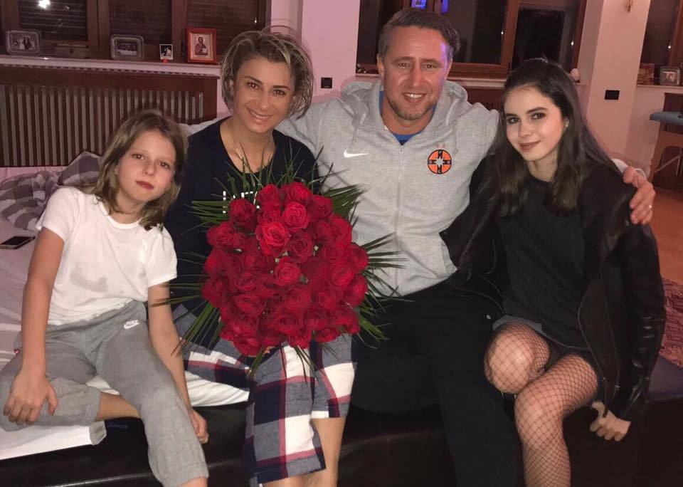 ANAMARIA PRODAN împlineşte azi 44 de ani! Surpriza superbă avută la miezul nopţii din partea lui ...