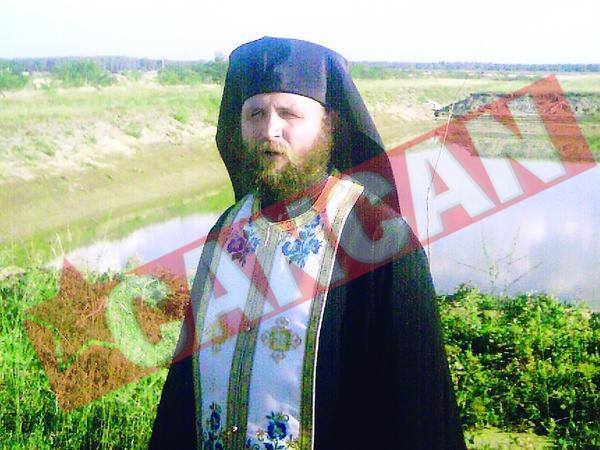 Calugarii de la Maxineni si-au facut lac de pescuit langa manastire