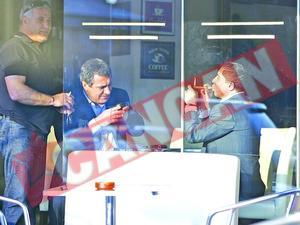 Victor Becali si Vasile Turcu se bat in celulare