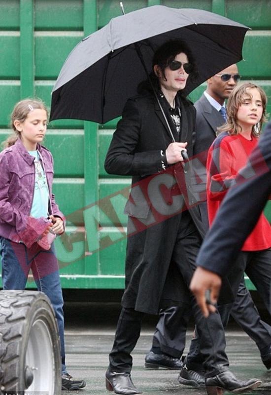 Copiii lui Michael, fara masca