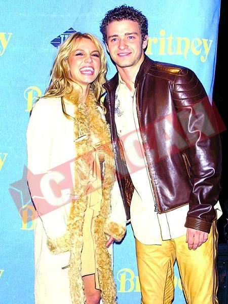 Fanii ii vor impreuna