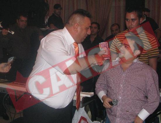 O suta de ospatari au servit la nunta fiului lui Bercea Mondialul