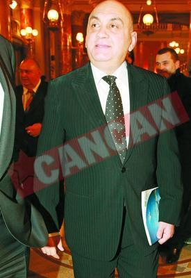 Combinatiile miliardarului Peter Imre