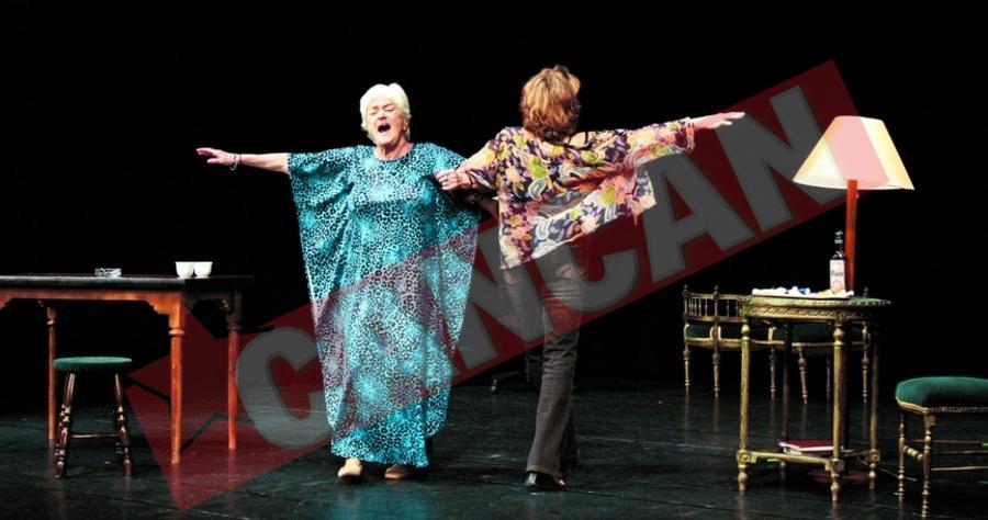 Danseaza pe scena la 80 de ani