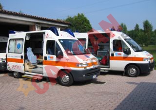 Sase ambulante pentru urgenta si doua masini SMURD au fost trimise ...