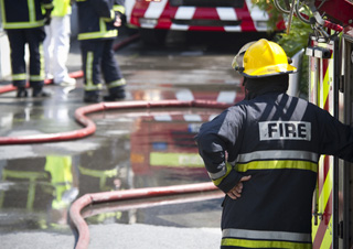 Doua tiruri au luat foc! Pericol ca flacarile sa se extinda!