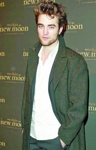 Robert Pattinson e stranepotul lui Vlad Tepes