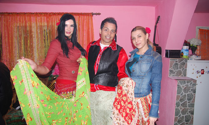 Jean de la Craiova, Sorana (ex A.S.I.A.) si Marilena Nitu intra in Satra