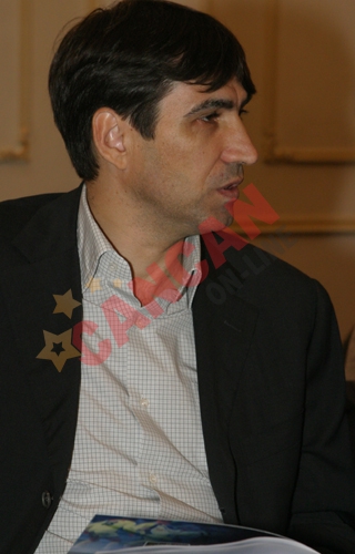 Piturca se dedica numai fotbalului