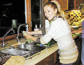 Raluca Tanase isi arata maiestria in bucatarie