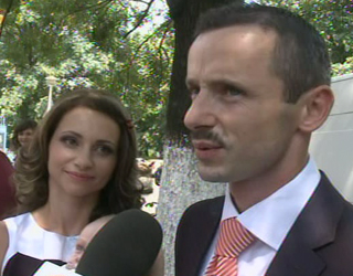 Marius Urzica si-a botezat baietelul si a dansat pe rupte la petrecerea ...