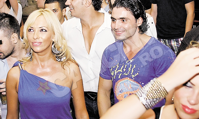 Pustoaicele nu au reusit sa-l convinga! Pepe trage tot la femei "coapte"