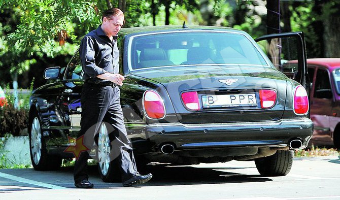 Printul Paul merge cu Bentley-ul de patru ori pe luna! Are masina "de ...