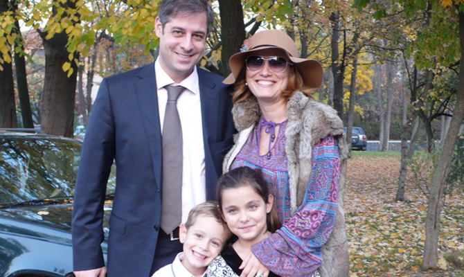 VIDEO Uite unde o duce sotul Alexandre Eram pe Andreea Esca in Romania ...