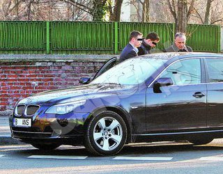 Mircea Geoana, vizita-fulger acasa la mama-soacra. Alo, SPP? O masina ...