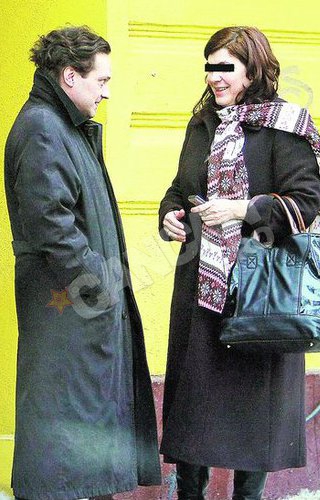 Teatrul "masca de pe strada". George Ivascu, actorul cu trei fete pe minut