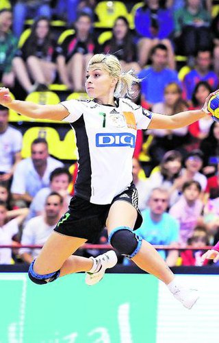 Se gandesc la nunta si botez. Ada Nechita si Florin Costea vor sa ...