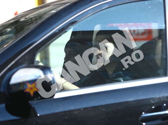 Fosta iubita a lui Piturca Jr. si-a dus sotul sa-i cumpere mobila!