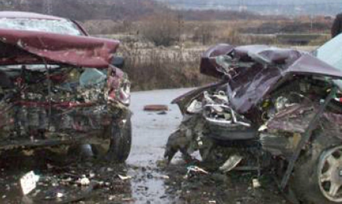 Grav accident pe DN 14! Sase persoane au fost ranite, iar traficul este blocat!