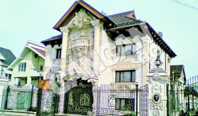 Afaceristul satmarean Dan Vasile vine de doua ori pe an in casoaia de ...