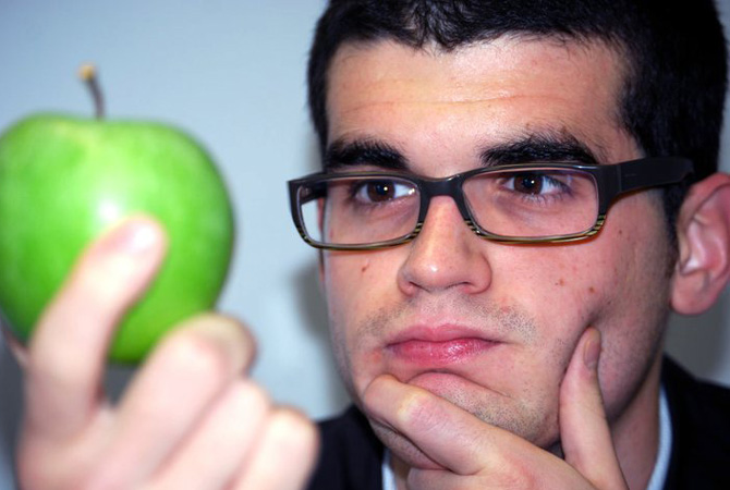 Florin Calinescu, ingenuncheat la capataiul fiului sau! A fost ajutat ...