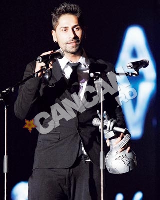 Connect-R se roaga inainte de concerte: "Sfantul Cuvant mi s-a dat in ...