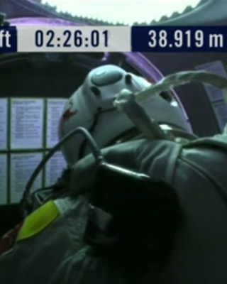 LIVE VIDEO Vezi prima saritura cu parasuta din stratosfera! Un austriac ...