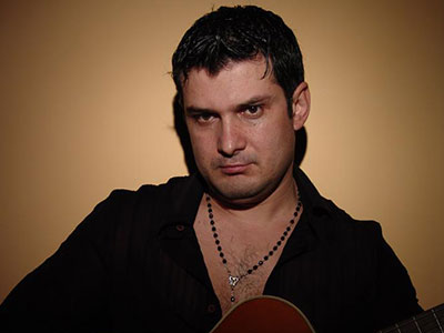 Ce manelist celebru canta cel mai frumos blues la... chitara electrica ...