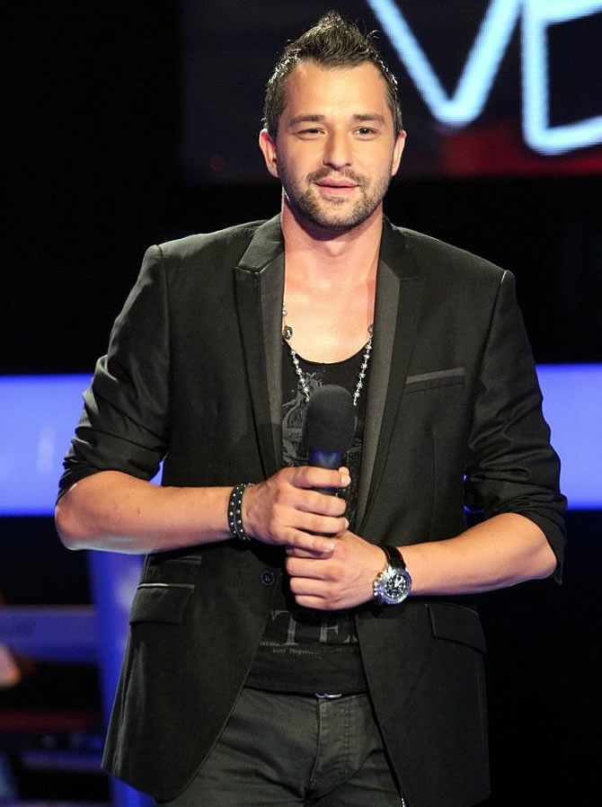 Daniel Lazar, obligat sa sarute si alte femei in afara de sotia lui ...