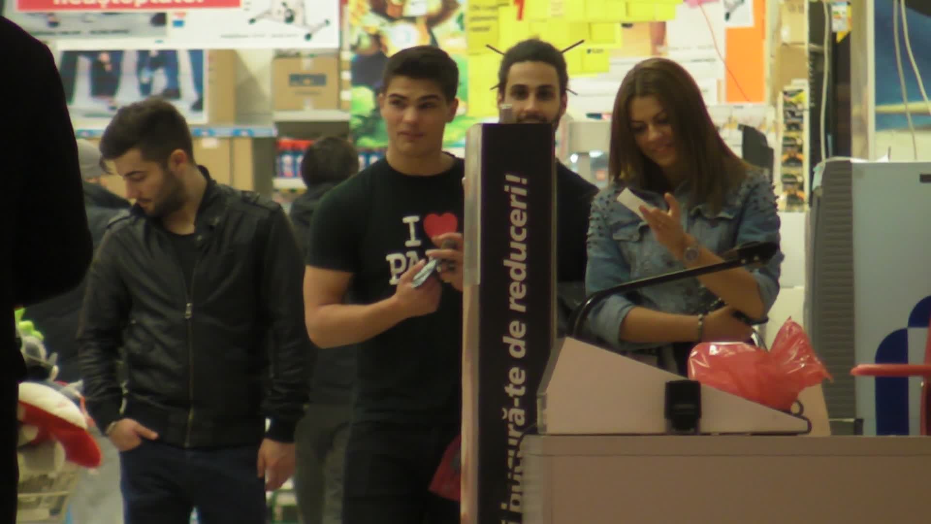 Intretinut pana acum de iubite, Iulian Demeter a ajuns sa fie luat "la ...