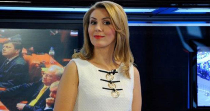 O prezentatoare TV din Romania a lesinat in timp ce prezenta jurnalul ...