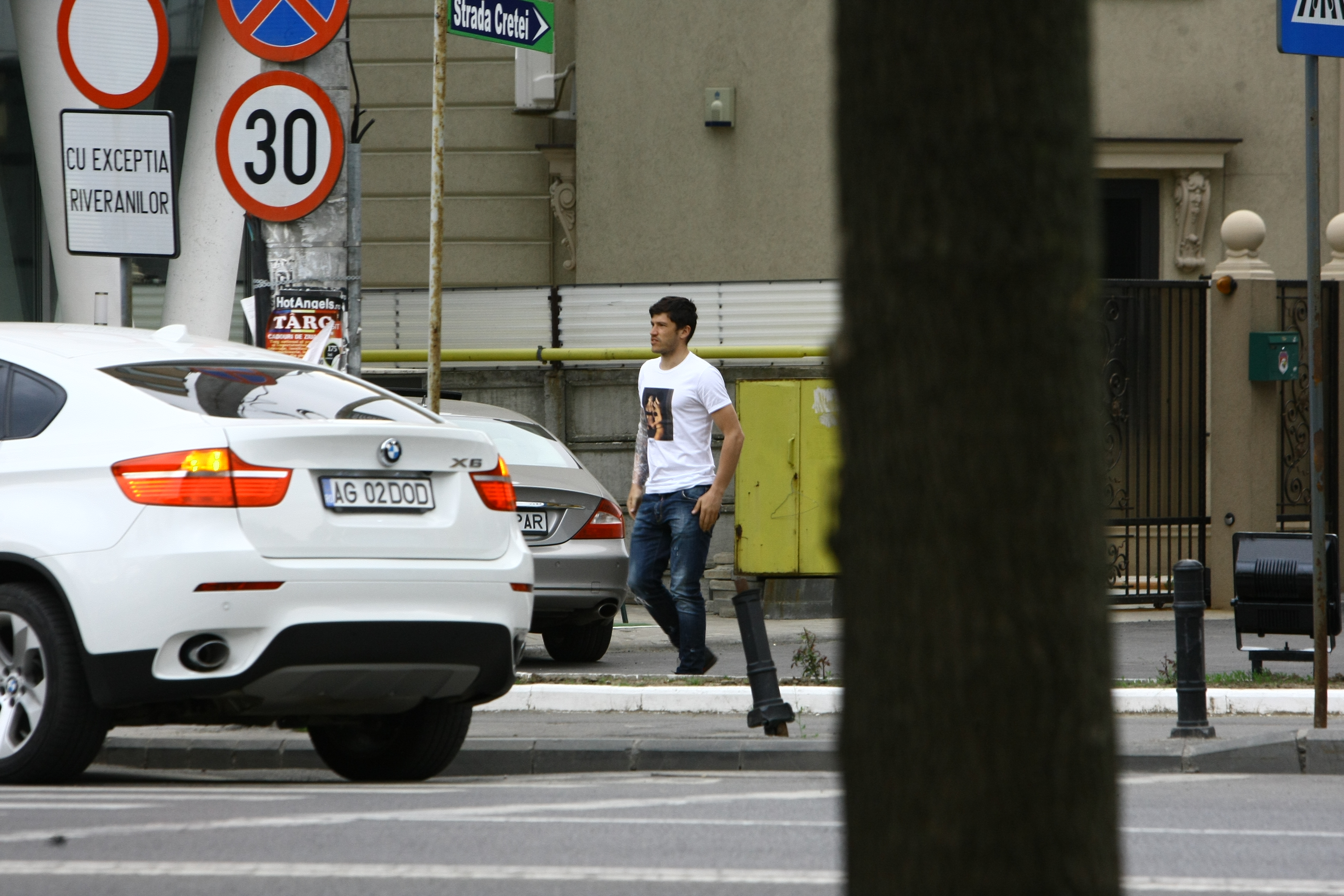 La Cristi Dodel Tanase vin banii "ca pe banda". Vezi de unde isi ia ...