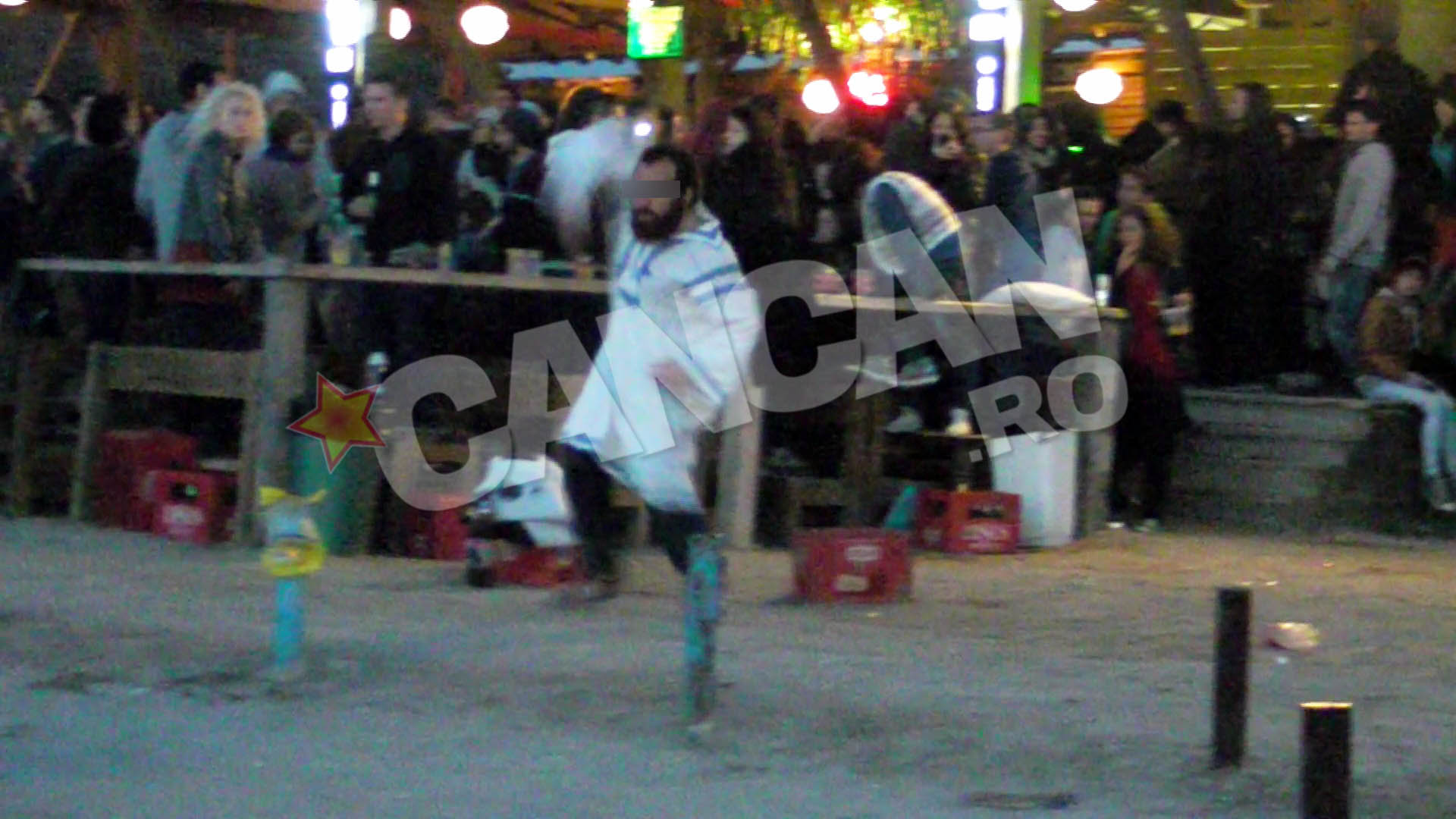 A venit in Vama in ie de iobag, dar a facut show pe muzica electro ...