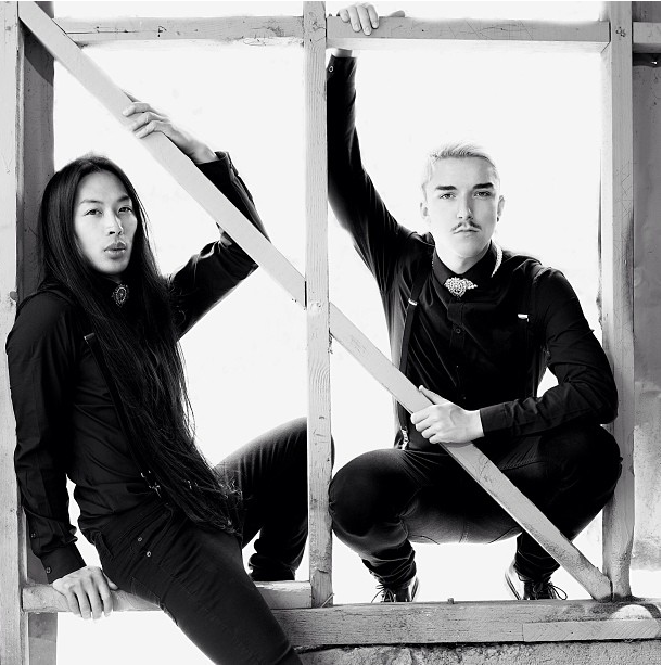 Coregraful pe care se bat Inna si Antonia, pictorial controversat ...