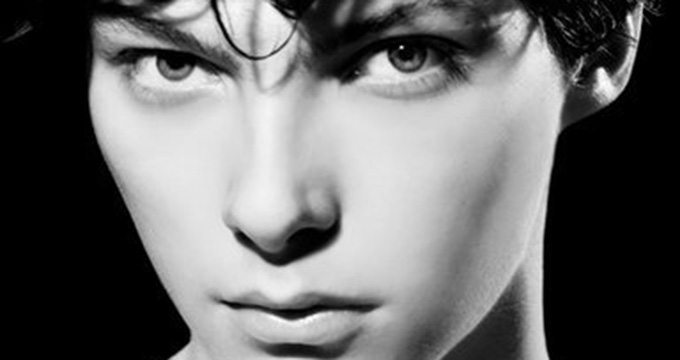 Fiul vitreg al Gabrielei Firea, designer excentric la doar 23 de ani ...