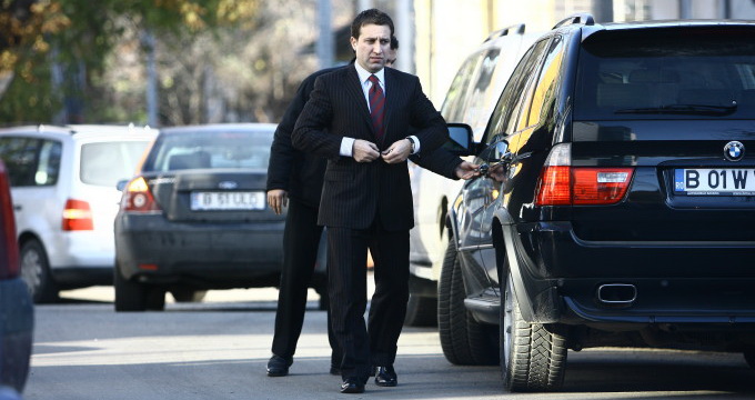 Cum a facut avere Nae Nicolae? Era sarac, dar s-a angajat agent ...