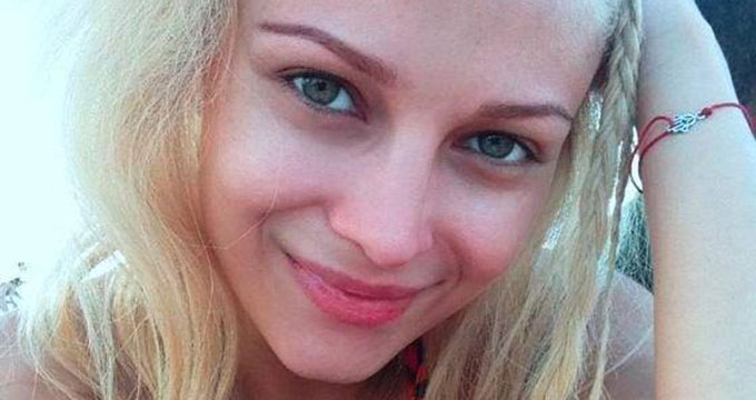 Lora, plina de vanatai pe picioare! Ce s-a intamplat cu artista?