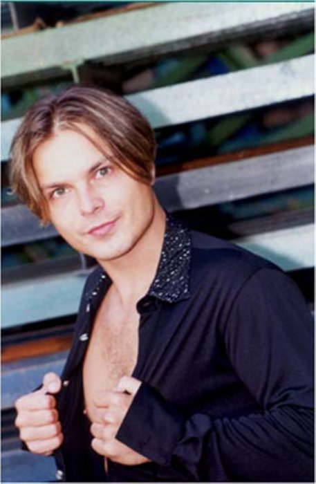 Asa arata Dl. Problema la inceputul anilor 2000, cand era cantaret de ...