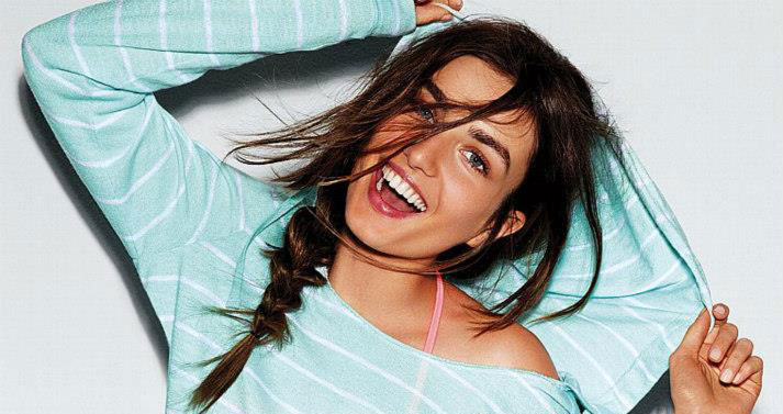 Un model roman a devenit imaginea creatoarei care a incaltat divele de ...