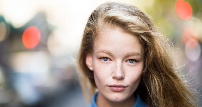 S-a intamplat la o prezentare de moda! Ce a facut un model pe podium ...