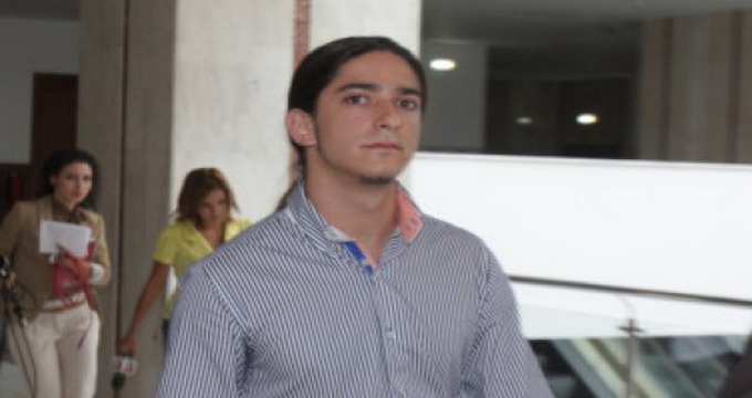 Vrea la mama! "Satanistul" Andrei Placinta a bocit ca un prunc in prima noapte petrecuta in ...