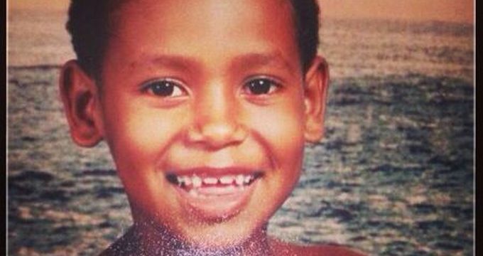 Pustiul din fotografie a ajuns cel mai bine cotat fotbalist din Romania ...