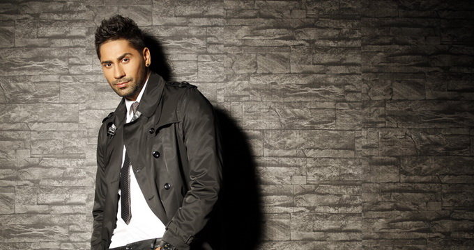 Prima aparitie dupa ce au devenit parinti! Imbracata in colanti, sotia ...