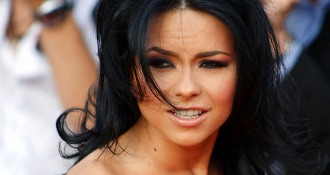 VIDEO. Inna si-a pus la bataie toate atuurile fizice pentru piesa cu J ...