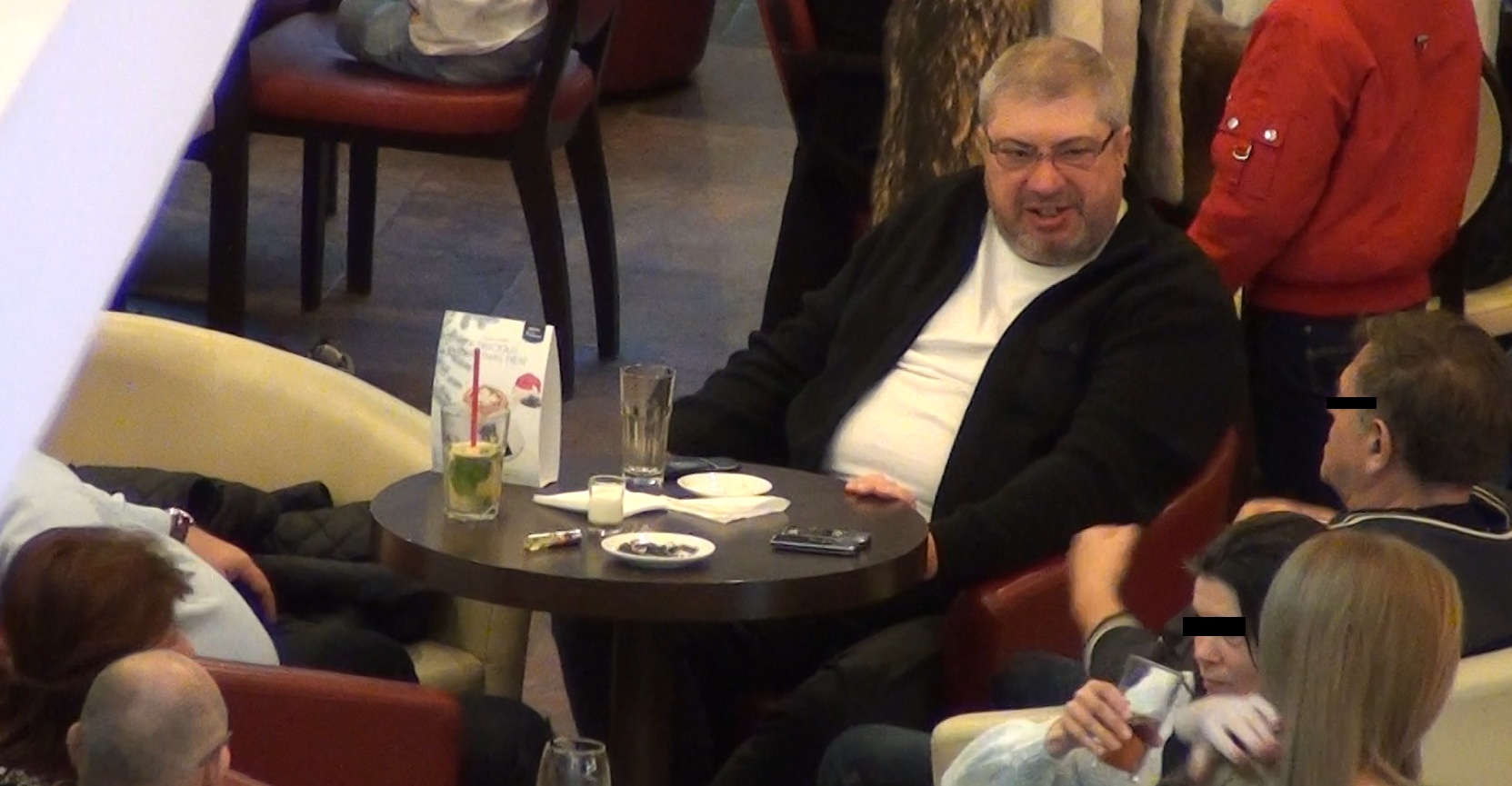 Sorin Ovidiu Balan s-a relaxat cu prietenii la mare! Vezi cine i-a ...