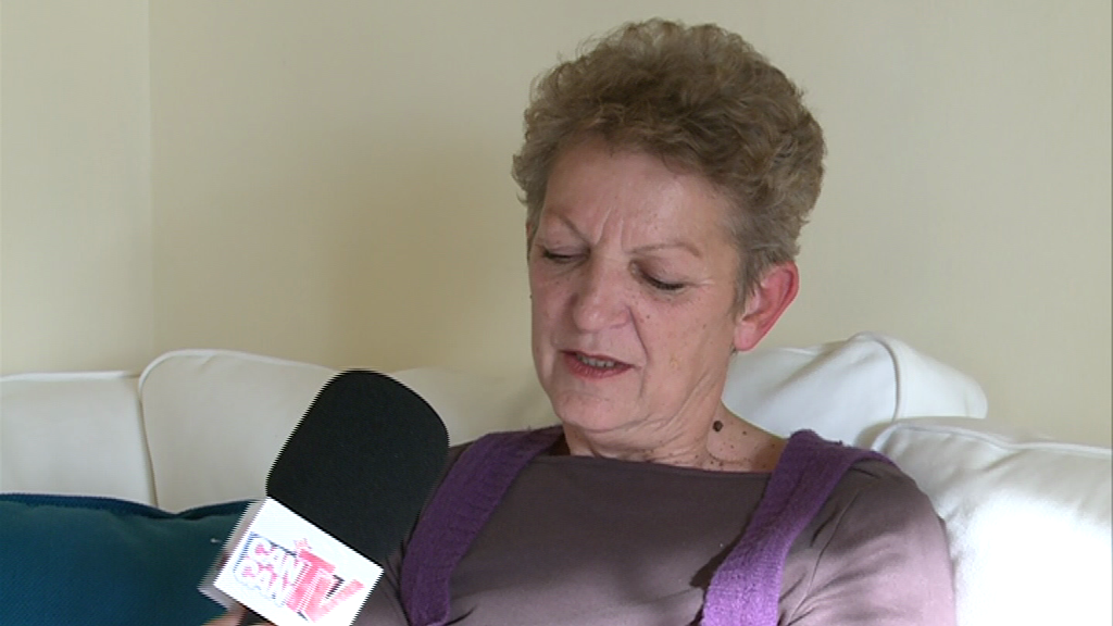 Si-a luat sotia de mana si a dus-o la notar! Am aflat detaliile ascunse ...