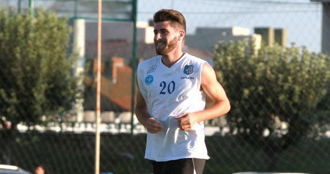 Este ea noua iubita a lui Mihai Radut!? Cu ce bruneta a fost surprins ...