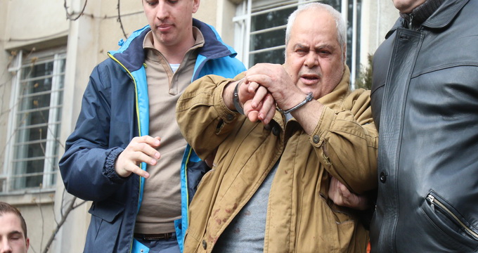 Incredibil! Pensionarul-cutitar care si-a hacuit fosta sotie in Vitan a ...