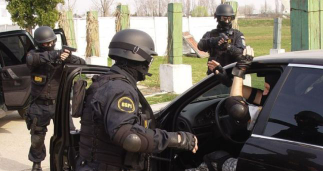Mascatii in actiune! Trupele speciale au dat lovitura la autogara Militari