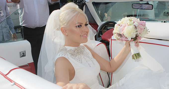 Sotia lui Connect-R striga! Vorbeste despre “propria singuratate”